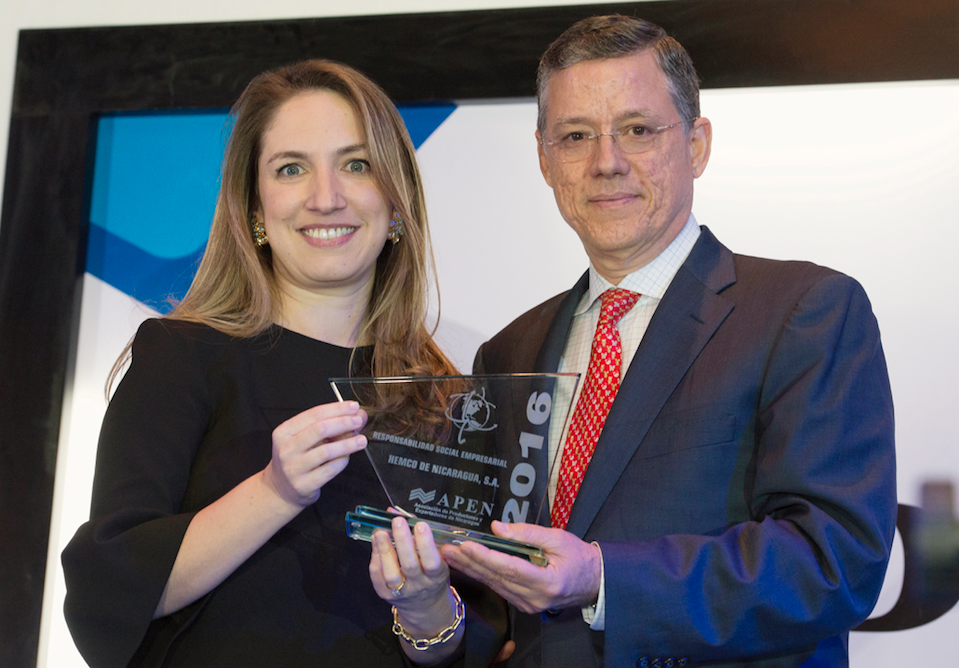 Hemco y su modelo Bonanza recibe premio Apen Exportador del año